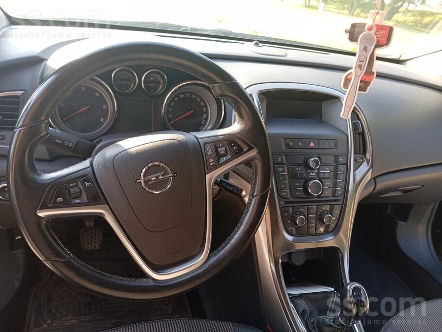 Melns Opel Astra 2011 Rīga, ar dzinēja tilpumu 1.70 L un nobraukumu 264 tūkst. km par 2500 €, foto 11 vietnē AUTOMOTO.COM.LV