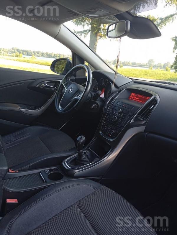 Melns Opel Astra 2011 Rīga, ar dzinēja tilpumu 1.70 L un nobraukumu 264 tūkst. km par 2500 €, foto 6 vietnē AUTOMOTO.COM.LV