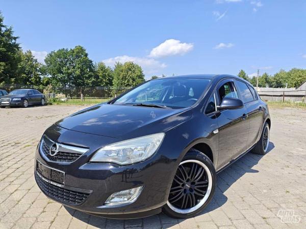 Melns Opel Astra 2011 Marijampole, ar dzinēja tilpumu 1.60 L un nobraukumu 280 tūkst. km par 3350 €, foto 1 vietnē AUTOMOTO.COM.LV