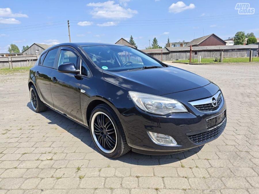 Melns Opel Astra 2011 Marijampole, ar dzinēja tilpumu 1.60 L un nobraukumu 280 tūkst. km par 3350 €, foto 3 vietnē AUTOMOTO.COM.LV