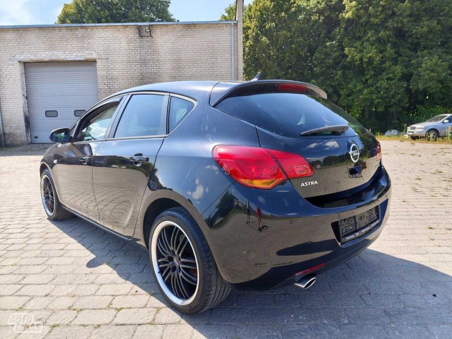 Melns Opel Astra 2011 Marijampole, ar dzinēja tilpumu 1.60 L un nobraukumu 280 tūkst. km par 3350 €, foto 7 vietnē AUTOMOTO.COM.LV