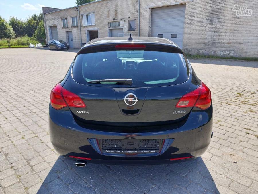 Melns Opel Astra 2011 Marijampole, ar dzinēja tilpumu 1.60 L un nobraukumu 280 tūkst. km par 3350 €, foto 11 vietnē AUTOMOTO.COM.LV