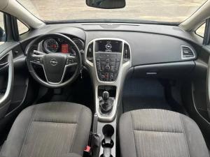 Black Opel Astra 2011 in Ogre, with an engine capacity of 1.60 L and mileage of 180 thousand km for 4400 €, photo 9 on AUTOMOTO.COM.LV