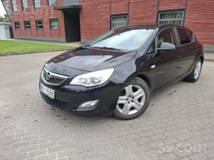 Black Opel Astra 2011 in Talsi, with an engine capacity of 1.30 L and mileage of 457 thousand km for 2650 €, photo  on AUTOMOTO.COM.LV
