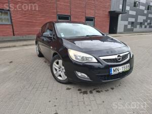 Black Opel Astra 2011 in Talsi, with an engine capacity of 1.30 L and mileage of 457 thousand km for 2650 €, photo 8 on AUTOMOTO.COM.LV