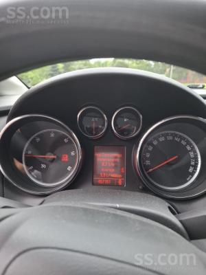 Black Opel Astra 2011 in Talsi, with an engine capacity of 1.30 L and mileage of 457 thousand km for 2650 €, photo 10 on AUTOMOTO.COM.LV