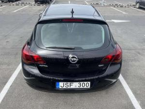 Black Opel Astra 2011 in Vilnius, with an engine capacity of 1.69 L and mileage of 226 thousand km for 3100 €, photo 7 on AUTOMOTO.COM.LV