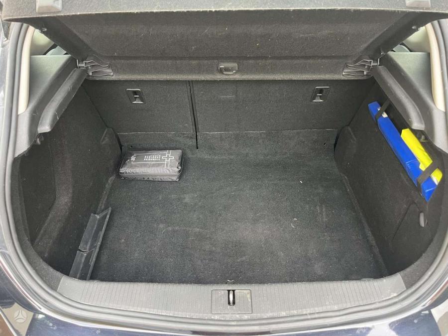 Black Opel Astra 2011 in Vilnius, with an engine capacity of 1.69 L and mileage of 226 thousand km for 3100 €, photo 11 on AUTOMOTO.COM.LV