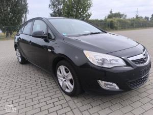 Black Opel Astra 2011 in Marijampole, with an engine capacity of 1.40 L and mileage of 185 thousand km for 2850 €, photo 3 on AUTOMOTO.COM.LV