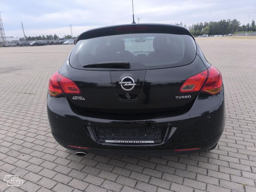 Black Opel Astra 2011 in Marijampole, with an engine capacity of 1.40 L and mileage of 185 thousand km for 2850 €, photo 6 on AUTOMOTO.COM.LV