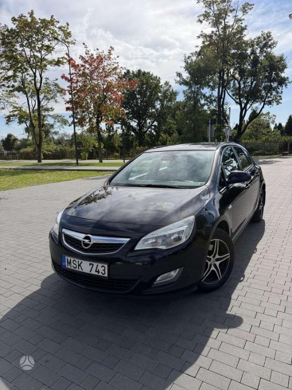 Melns Opel Astra 2011 Kauņa, ar dzinēja tilpumu 1.69 L un nobraukumu 335 tūkst. km par 1999 €, foto 1 vietnē AUTOMOTO.COM.LV