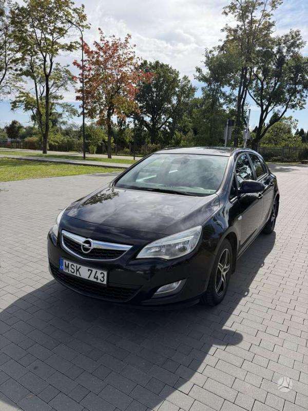 Melns Opel Astra 2011 Kauņa, ar dzinēja tilpumu 1.69 L un nobraukumu 335 tūkst. km par 1999 €, foto 3 vietnē AUTOMOTO.COM.LV