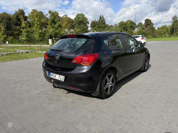 Melns Opel Astra 2011 Kauņa, ar dzinēja tilpumu 1.69 L un nobraukumu 335 tūkst. km par 1999 €, foto 8 vietnē AUTOMOTO.COM.LV