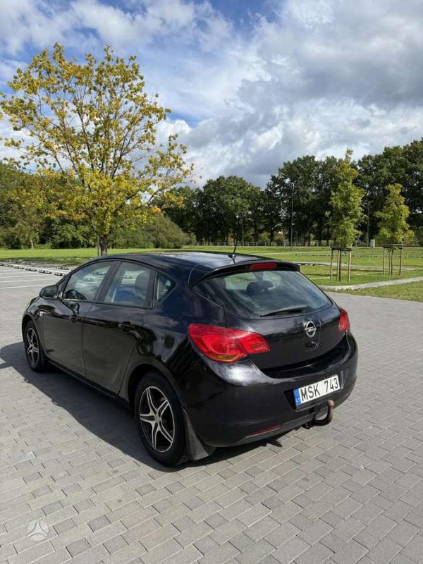 Melns Opel Astra 2011 Kauņa, ar dzinēja tilpumu 1.69 L un nobraukumu 335 tūkst. km par 1999 €, foto 10 vietnē AUTOMOTO.COM.LV