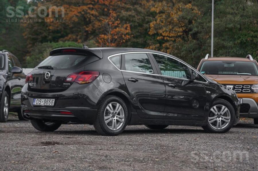 Melns Opel Astra 2011 Rīga, ar dzinēja tilpumu 2.00 L un nobraukumu 241 tūkst. km par 4990 €, foto 5 vietnē AUTOMOTO.COM.LV