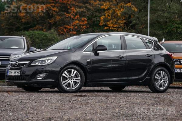 Melns Opel Astra 2011 Rīga, ar dzinēja tilpumu 2.00 L un nobraukumu 241 tūkst. km par 4990 €, foto 1 vietnē AUTOMOTO.COM.LV