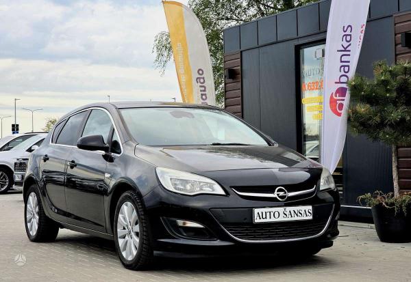 Black Opel Astra 2011 in Taurage, with an engine capacity of 1.69 L and mileage of 201 thousand km for 2750 €, photo 1 on AUTOMOTO.COM.LV