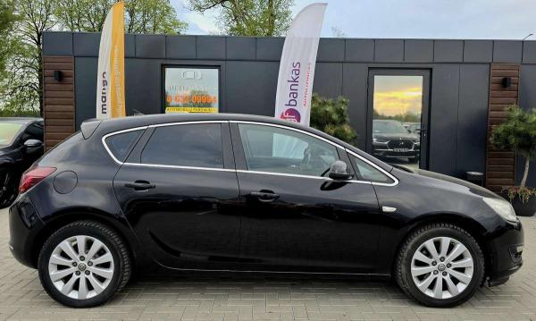 Black Opel Astra 2011 in Taurage, with an engine capacity of 1.69 L and mileage of 201 thousand km for 2750 €, photo 6 on AUTOMOTO.COM.LV