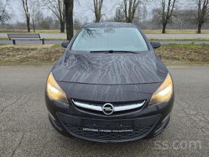 Melns Opel Astra 2012 Ogre, ar dzinēja tilpumu 2.00 L un nobraukumu 212 tūkst. km par 6499 €, foto 2 vietnē AUTOMOTO.COM.LV