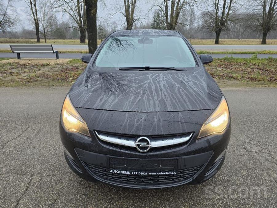 Melns Opel Astra 2012 Ogre, ar dzinēja tilpumu 2.00 L un nobraukumu 212 tūkst. km par 6499 €, foto 2 vietnē AUTOMOTO.COM.LV