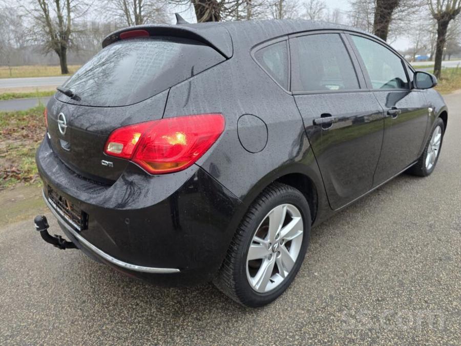 Melns Opel Astra 2012 Ogre, ar dzinēja tilpumu 2.00 L un nobraukumu 212 tūkst. km par 6499 €, foto 4 vietnē AUTOMOTO.COM.LV
