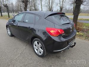 Melns Opel Astra 2012 Ogre, ar dzinēja tilpumu 2.00 L un nobraukumu 212 tūkst. km par 6499 €, foto 6 vietnē AUTOMOTO.COM.LV