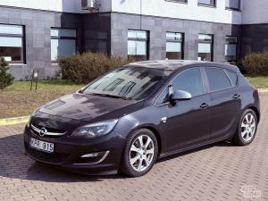 Black Opel Astra 2012 in Vilnius, with an engine capacity of 2.00 L and mileage of 250 thousand km for 3500 €, photo  on AUTOMOTO.COM.LV