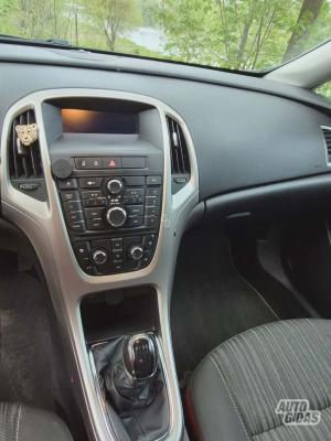 Black Opel Astra 2012 in Kaunas, with an engine capacity of 1.30 L and mileage of 188 thousand km for 3100 €, photo 12 on AUTOMOTO.COM.LV