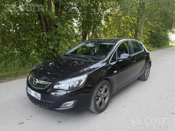 Melns Opel Astra 2012 Saldus, ar dzinēja tilpumu 1.70 L un nobraukumu 236 tūkst. km par 3200 €, foto 1 vietnē AUTOMOTO.COM.LV