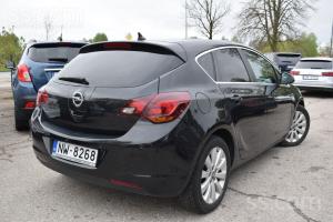 Black Opel Astra 2012 in Kuldiga, with an engine capacity of 1.70 L and mileage of 0 thousand km for 3850 €, photo 3 on AUTOMOTO.COM.LV