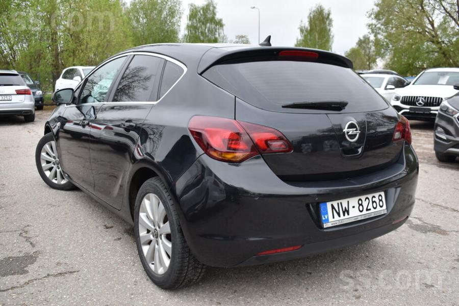 Black Opel Astra 2012 in Kuldiga, with an engine capacity of 1.70 L and mileage of 0 thousand km for 3850 €, photo 4 on AUTOMOTO.COM.LV