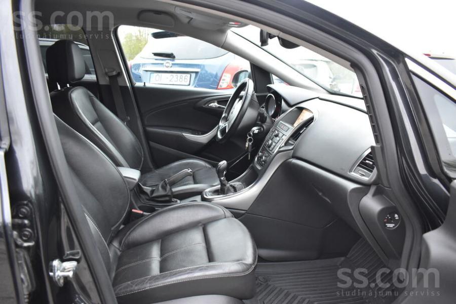 Black Opel Astra 2012 in Kuldiga, with an engine capacity of 1.70 L and mileage of 0 thousand km for 3850 €, photo 6 on AUTOMOTO.COM.LV