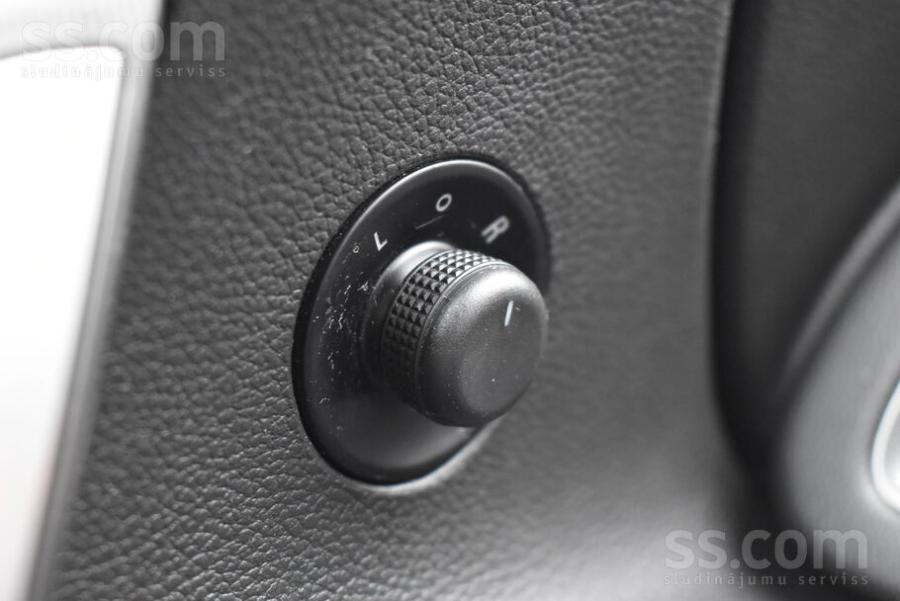 Black Opel Astra 2012 in Kuldiga, with an engine capacity of 1.70 L and mileage of 0 thousand km for 3850 €, photo 19 on AUTOMOTO.COM.LV
