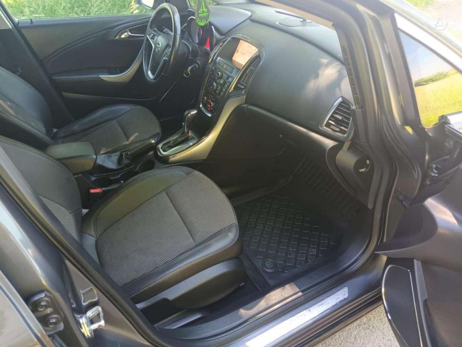 Melns Opel Astra 2012 Tauragė, ar dzinēja tilpumu 1.96 L un nobraukumu 233 tūkst. km par 3900 €, foto 5 vietnē AUTOMOTO.COM.LV