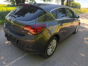 Melns Opel Astra 2012 Tauragė, ar dzinēja tilpumu 1.96 L un nobraukumu 233 tūkst. km par 3900 €, foto 8 vietnē AUTOMOTO.COM.LV