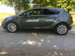Melns Opel Astra 2012 Tauragė, ar dzinēja tilpumu 1.96 L un nobraukumu 233 tūkst. km par 3900 €, foto 11 vietnē AUTOMOTO.COM.LV