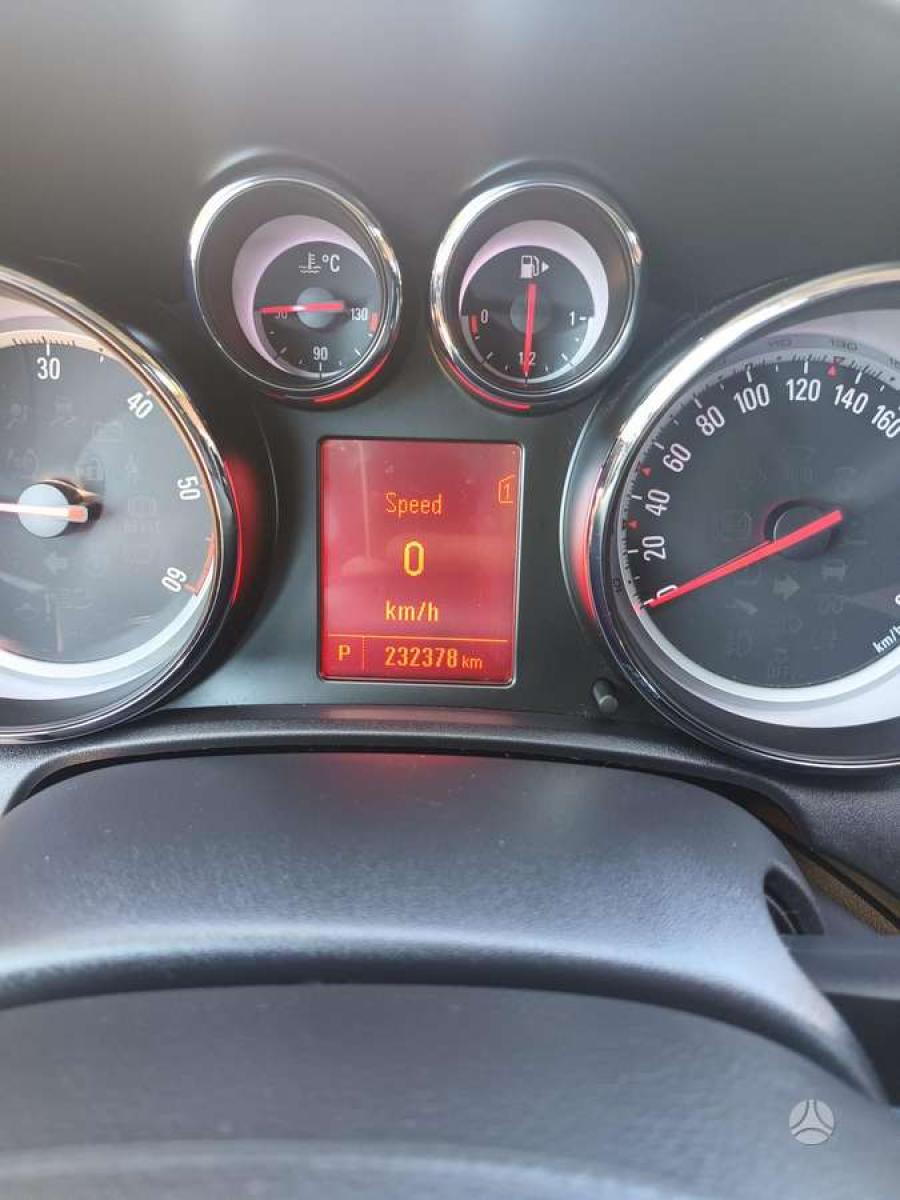 Melns Opel Astra 2012 Tauragė, ar dzinēja tilpumu 1.96 L un nobraukumu 233 tūkst. km par 3900 €, foto 13 vietnē AUTOMOTO.COM.LV