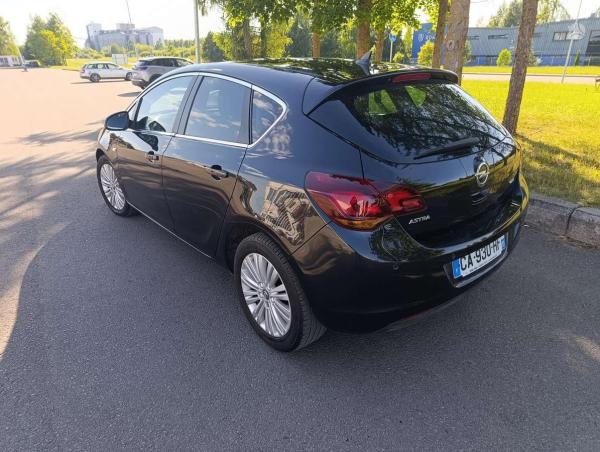 Melns Opel Astra 2012 Panevēža, ar dzinēja tilpumu 1.69 L un nobraukumu 237 tūkst. km par 3250 €, foto 3 vietnē AUTOMOTO.COM.LV