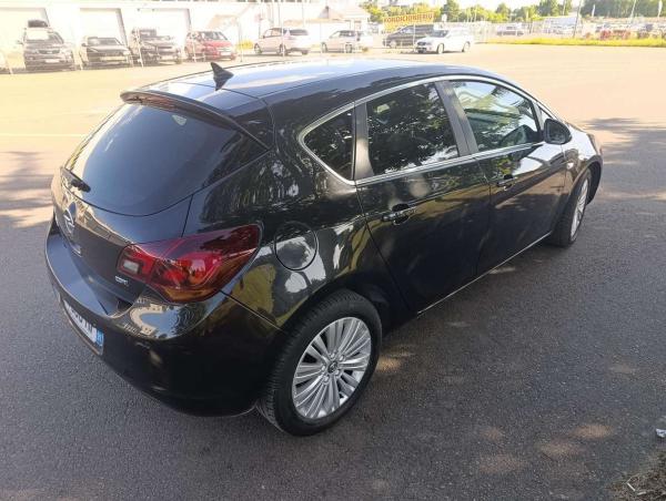 Melns Opel Astra 2012 Panevēža, ar dzinēja tilpumu 1.69 L un nobraukumu 237 tūkst. km par 3250 €, foto 5 vietnē AUTOMOTO.COM.LV