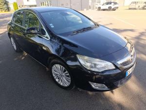 Melns Opel Astra 2012 Panevēža, ar dzinēja tilpumu 1.69 L un nobraukumu 237 tūkst. km par 3250 €, foto 7 vietnē AUTOMOTO.COM.LV
