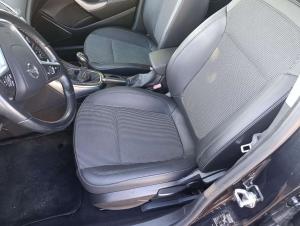 Melns Opel Astra 2012 Panevēža, ar dzinēja tilpumu 1.69 L un nobraukumu 237 tūkst. km par 3250 €, foto 11 vietnē AUTOMOTO.COM.LV