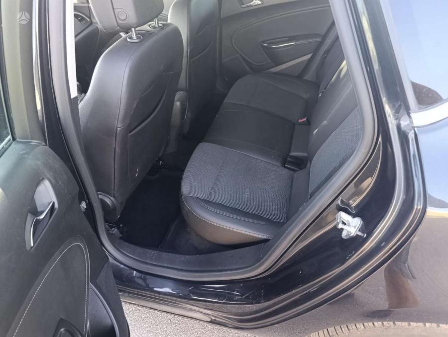 Melns Opel Astra 2012 Panevēža, ar dzinēja tilpumu 1.69 L un nobraukumu 237 tūkst. km par 3250 €, foto 12 vietnē AUTOMOTO.COM.LV