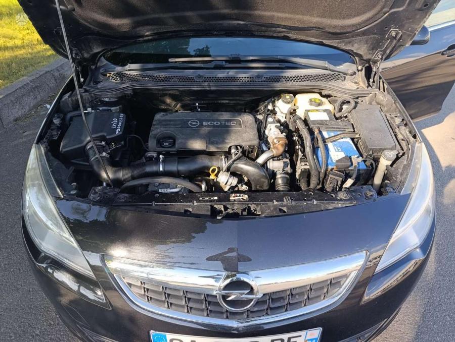 Melns Opel Astra 2012 Panevēža, ar dzinēja tilpumu 1.69 L un nobraukumu 237 tūkst. km par 3250 €, foto 13 vietnē AUTOMOTO.COM.LV