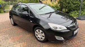 Black Opel Astra 2012 in Riga, with an engine capacity of 1.40 L and mileage of 146 thousand km for 4000 €, photo 3 on AUTOMOTO.COM.LV