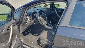 Melns Opel Astra 2012 Rīga, ar dzinēja tilpumu 1.70 L un nobraukumu 211 tūkst. km par 3400 €, foto 8 vietnē AUTOMOTO.COM.LV
