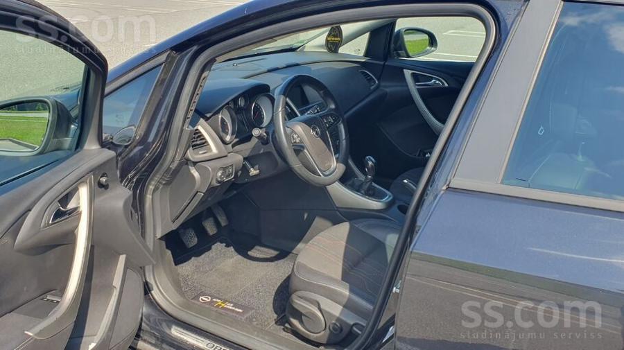 Melns Opel Astra 2012 Rīga, ar dzinēja tilpumu 1.70 L un nobraukumu 211 tūkst. km par 3400 €, foto 8 vietnē AUTOMOTO.COM.LV