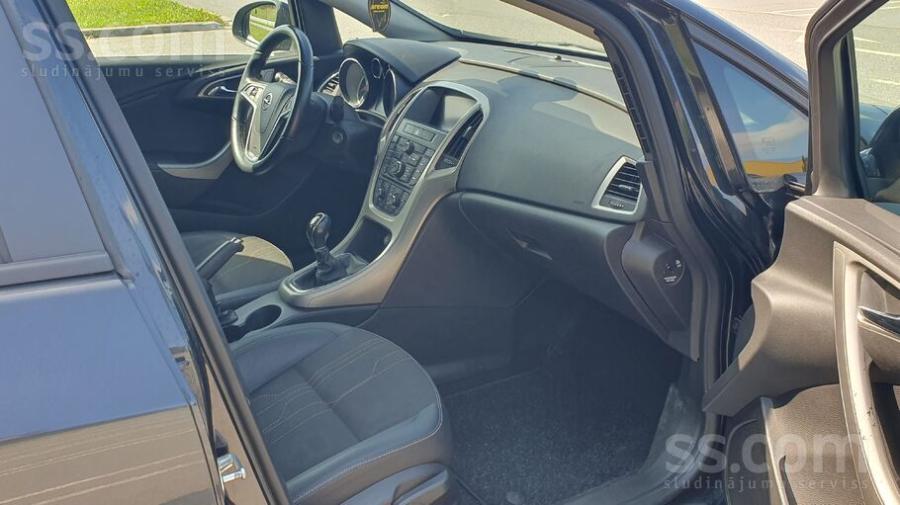 Melns Opel Astra 2012 Rīga, ar dzinēja tilpumu 1.70 L un nobraukumu 211 tūkst. km par 3400 €, foto 9 vietnē AUTOMOTO.COM.LV