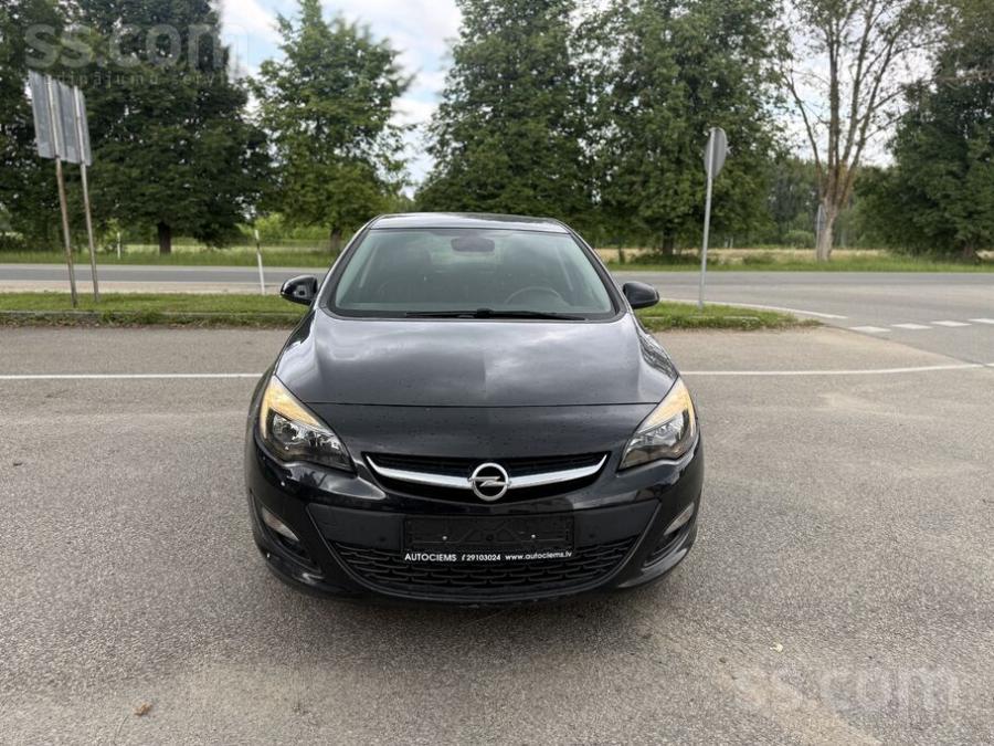 Melns Opel Astra 2012 Ogre, ar dzinēja tilpumu 2.00 L un nobraukumu 212 tūkst. km par 5599 €, foto 3 vietnē AUTOMOTO.COM.LV