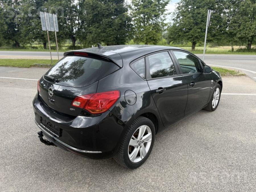 Melns Opel Astra 2012 Ogre, ar dzinēja tilpumu 2.00 L un nobraukumu 212 tūkst. km par 5599 €, foto 5 vietnē AUTOMOTO.COM.LV