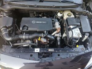 Black Opel Astra 2012 in Birzai, with an engine capacity of 1.70 L and mileage of 239 thousand km for 2650 €, photo 16 on AUTOMOTO.COM.LV